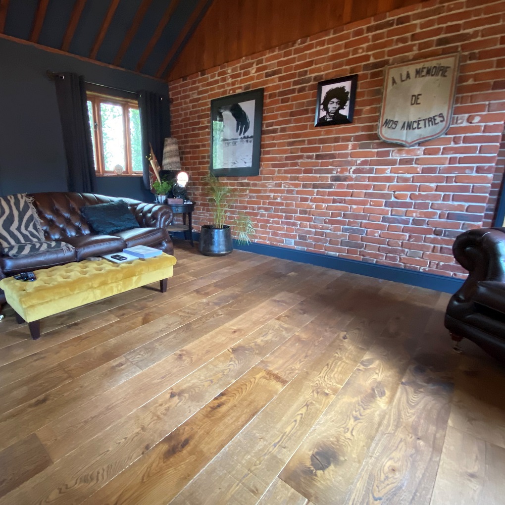 Woodland Stable Solid Original Face Old English Handcrafted - Hamiltons ...